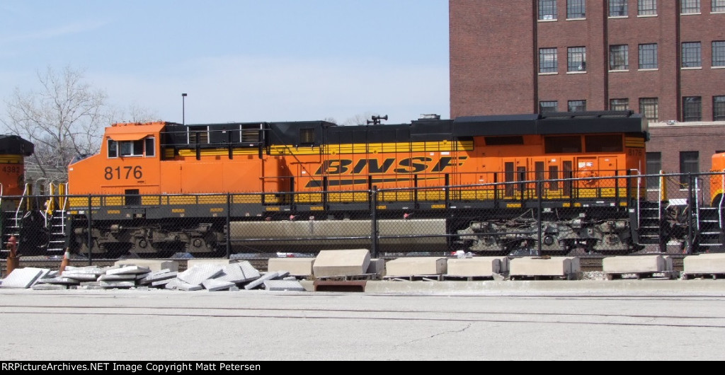 BNSF 8176